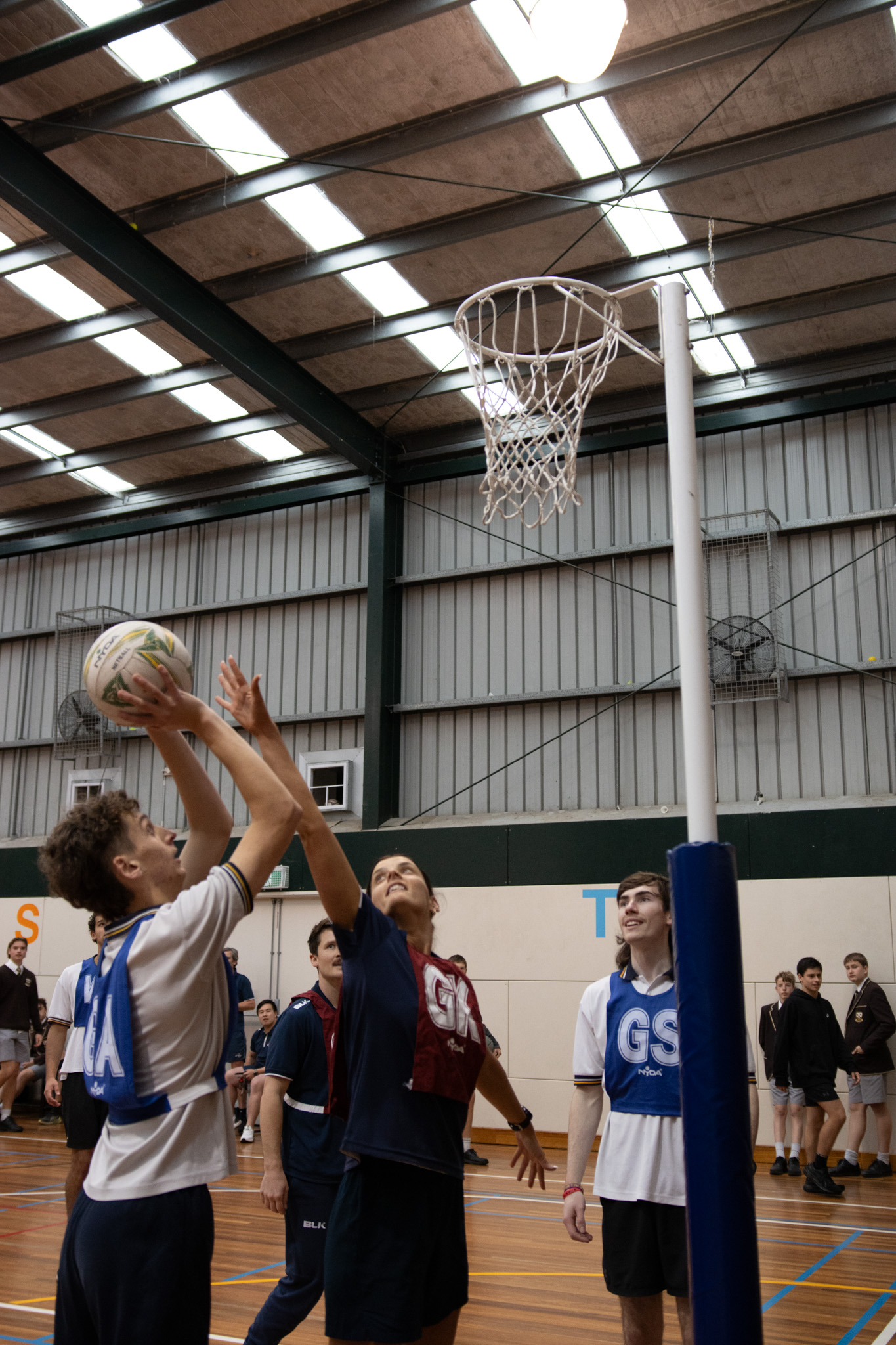 Teachers win by 1 goal! Staff v Students Netball - Whitefriars College
